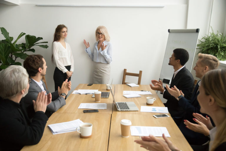 に関して」regarding toは誤用？意味や使い方＆例文