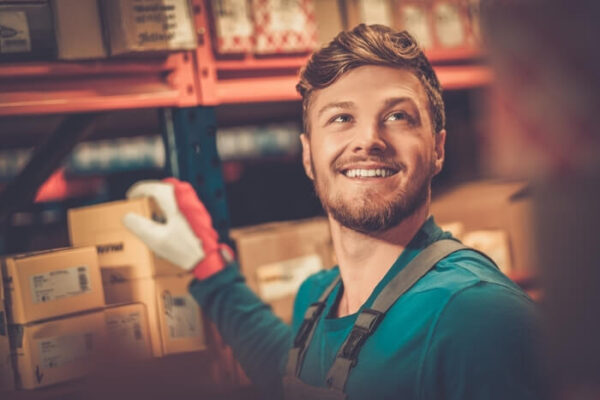 fellaの意味と使い方｜スラング・読み方やfellowやfriendsの違い・複数形