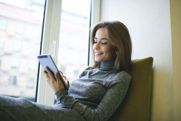 テレワークは英語で？在宅勤務やリモートワークとの違いも例文解説！