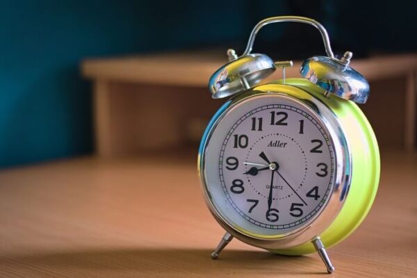 go offの意味とは？スラングから「爆発する」などのイメージ別表現まで