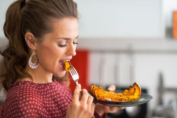 bingeの意味とは？スラング・発音・Binge-Watchingなどの使い方も例文解説